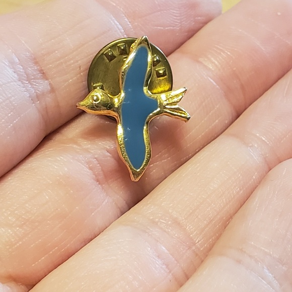unbranded | Jewelry | Vintage Enameled Bird Brooch Pin | Poshmark